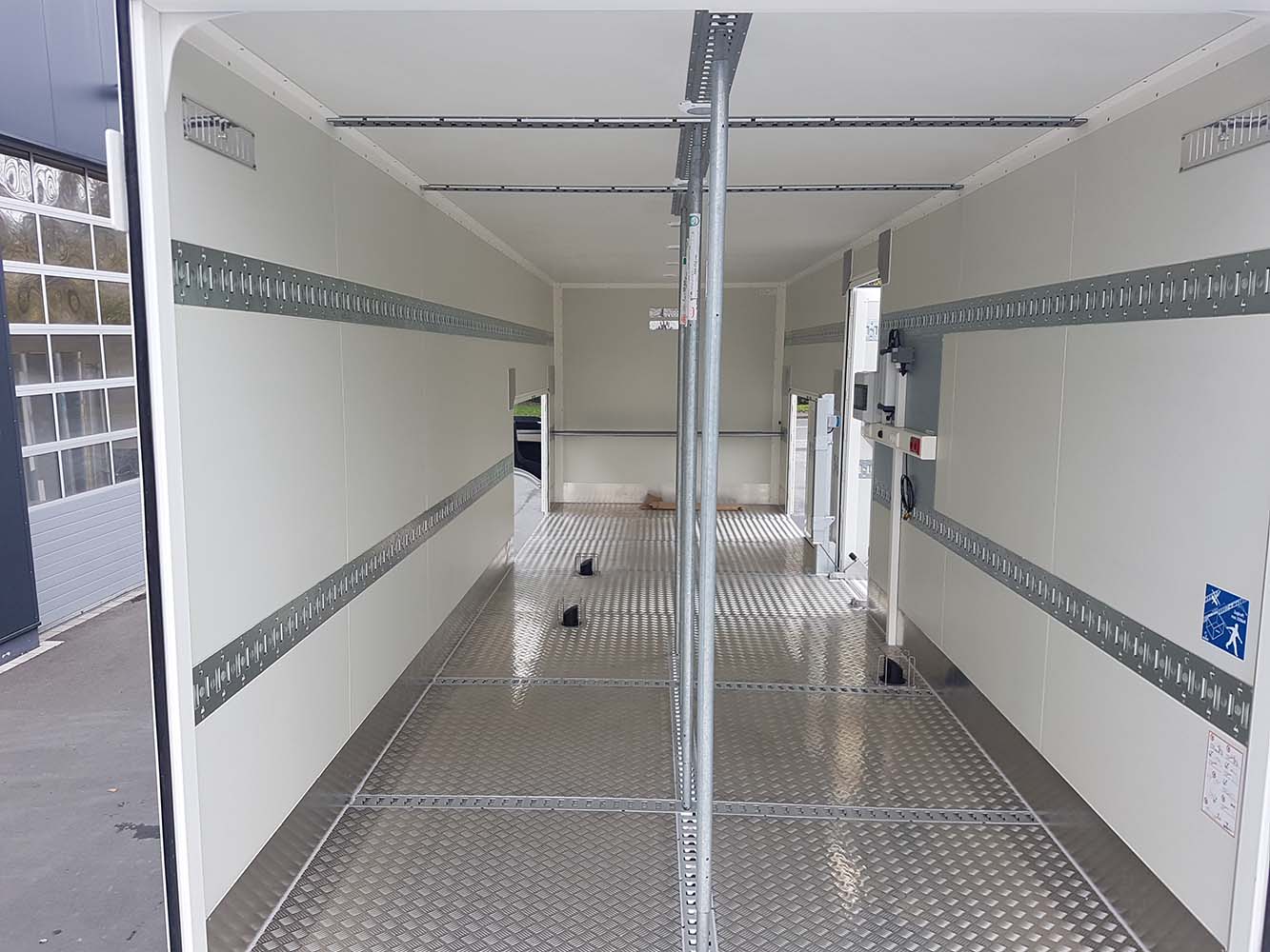 Sonderfahrzeuge - WEKA Fahrzeugbau GmbH